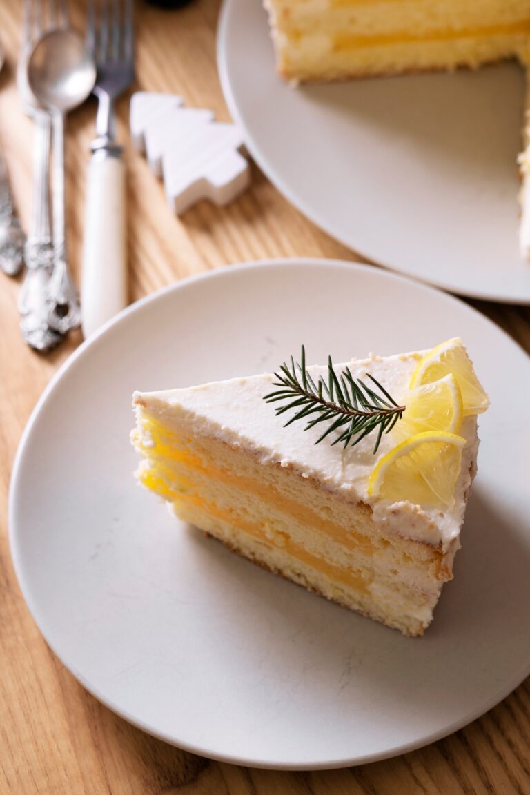 Christmas Lemon Cake - Fruity Desserts
