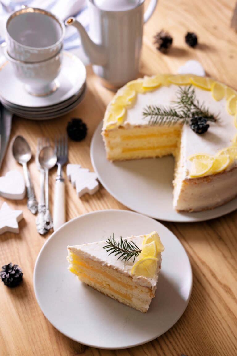 Christmas Lemon Cake - Fruity Desserts