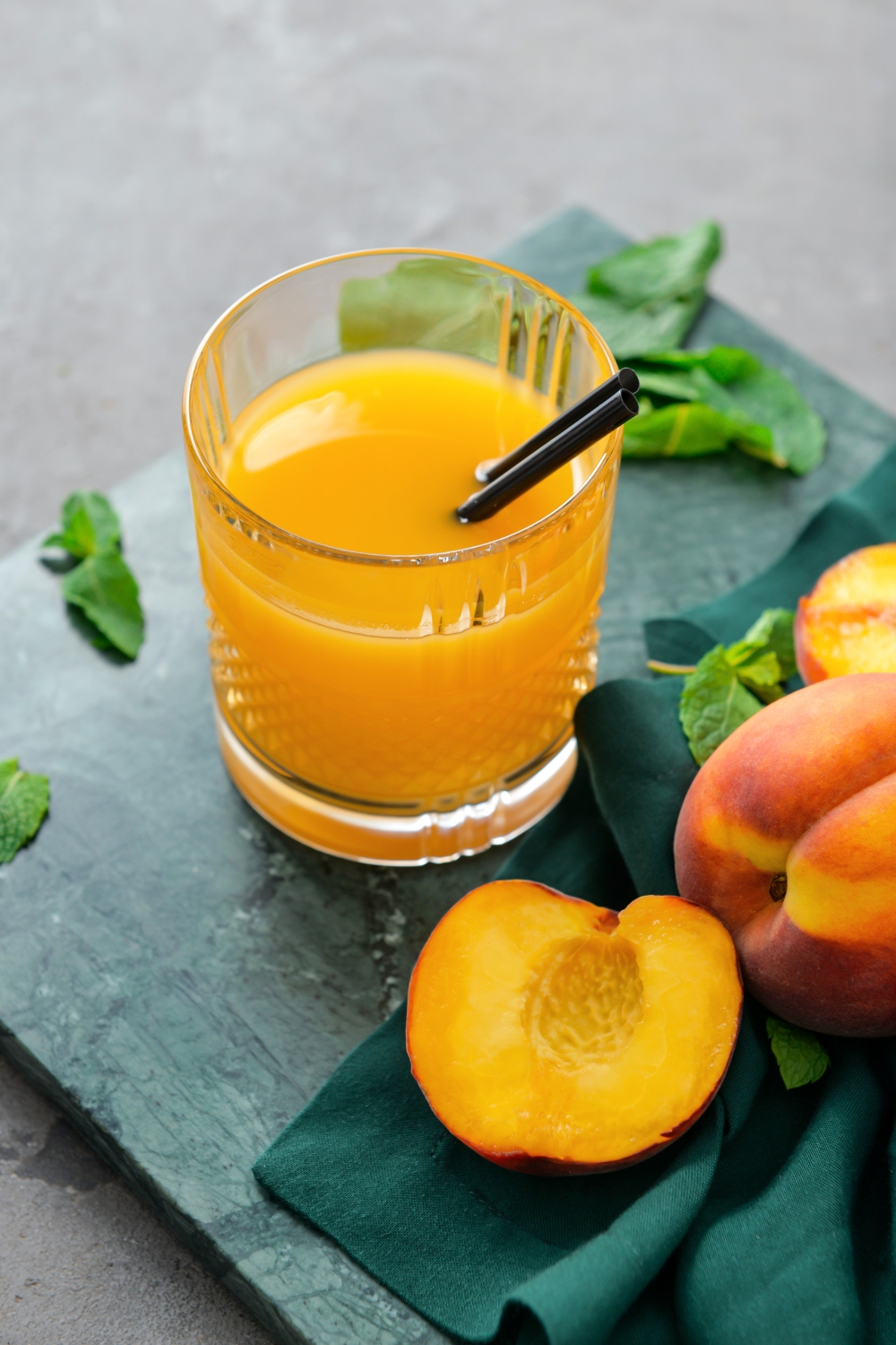 Homemade Peach Juice - Fruity Desserts