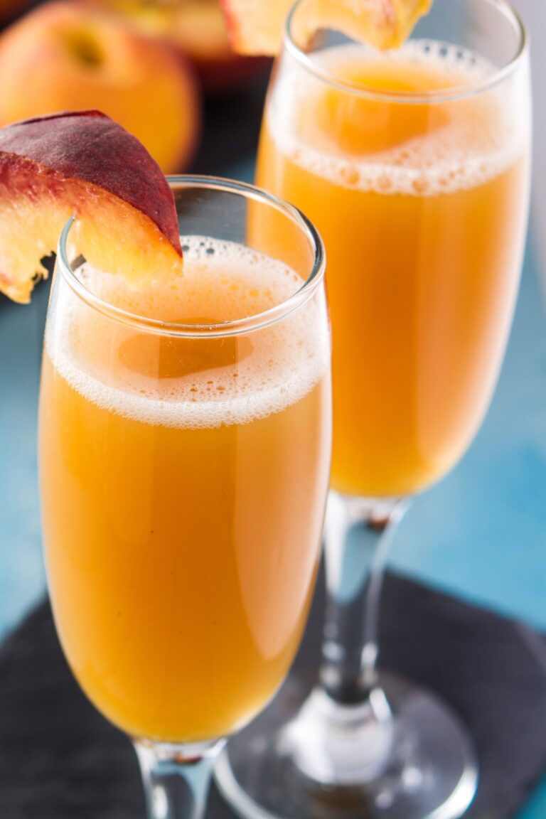 Fresh Bellini Cocktail - Fruity Desserts