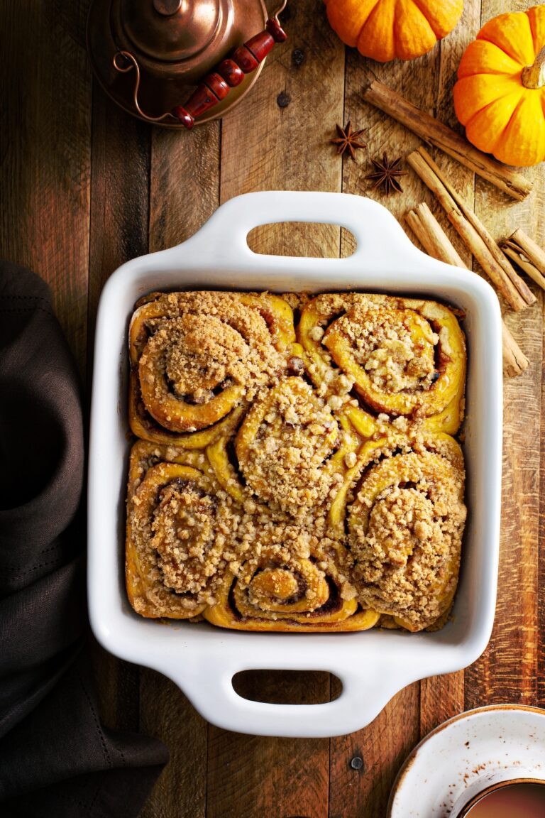 Pumpkin Cinnamon Rolls Recipe - Fruity Desserts