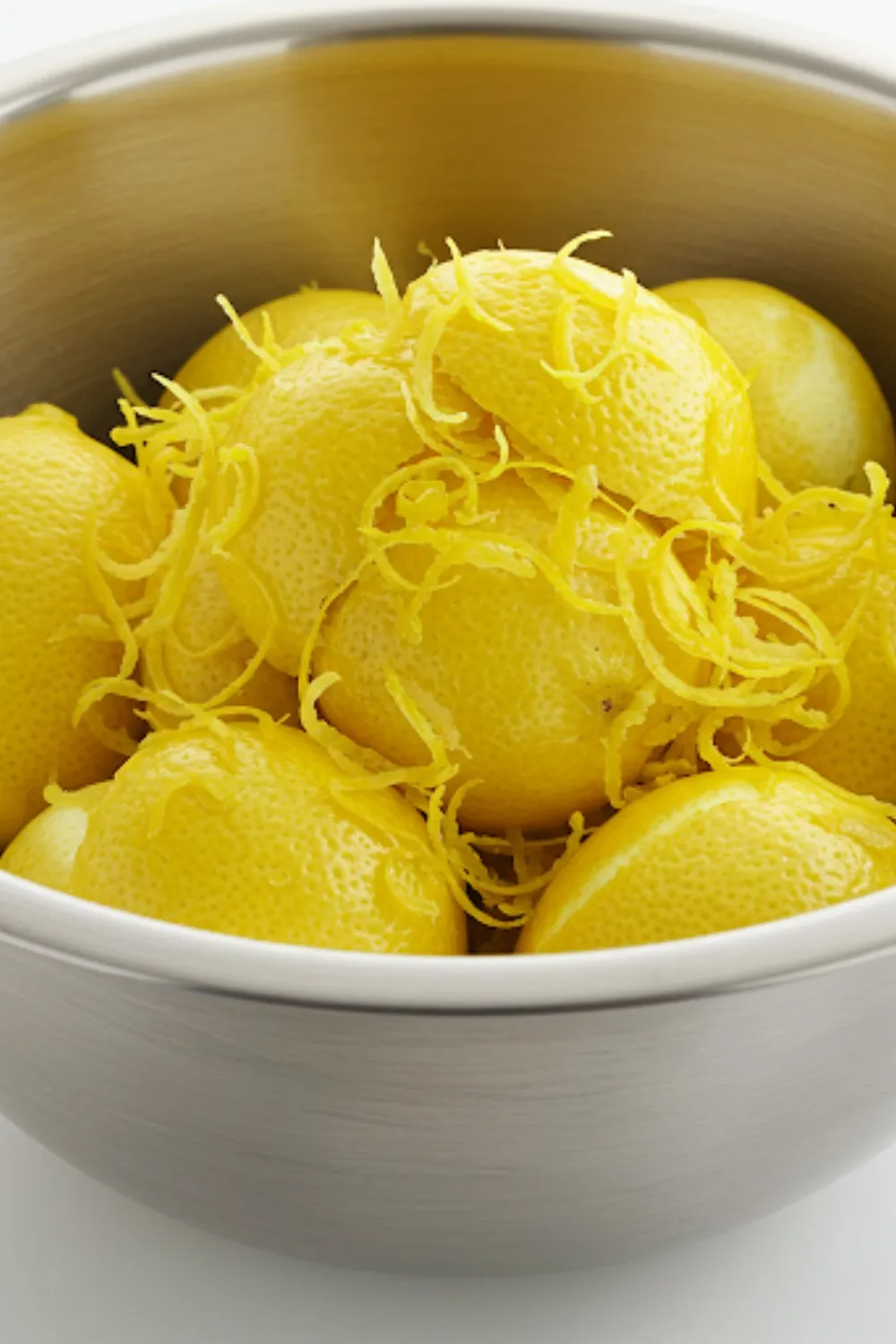 How to Zest a Lemon - Fruity Desserts